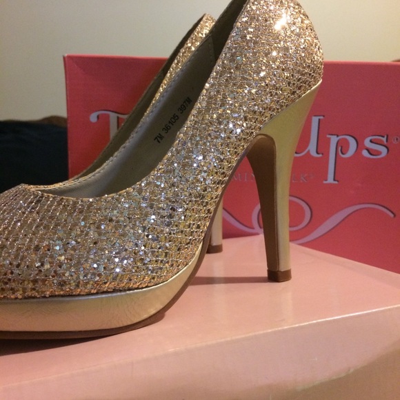 Touch Ups | Shoes | Gold Sparkle High Heels | Poshmark